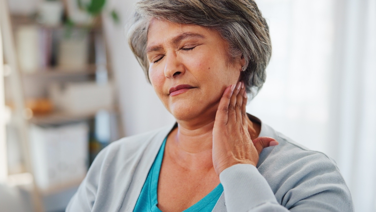 How To Cure Neck Pain Fast With 9 Easy Home Remedies