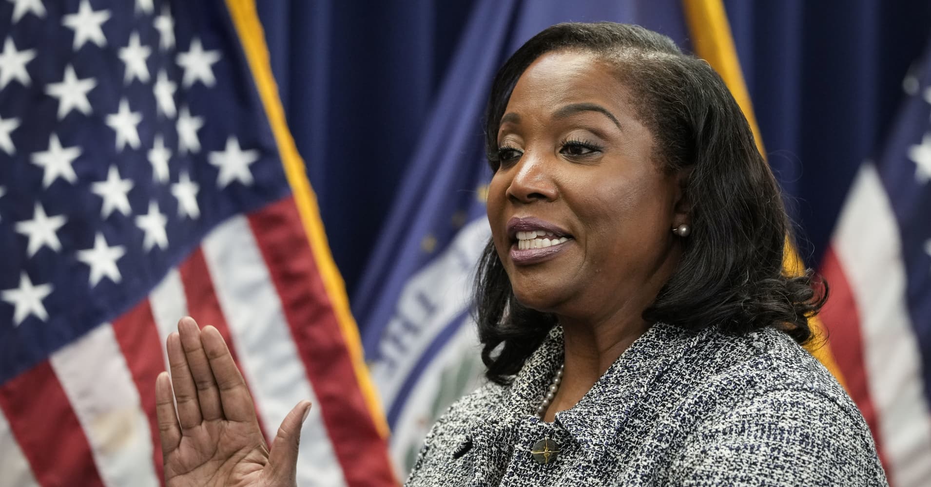 Judge blocks Trump from firing Fed Governor Lisa Cook while her lawsuit ...