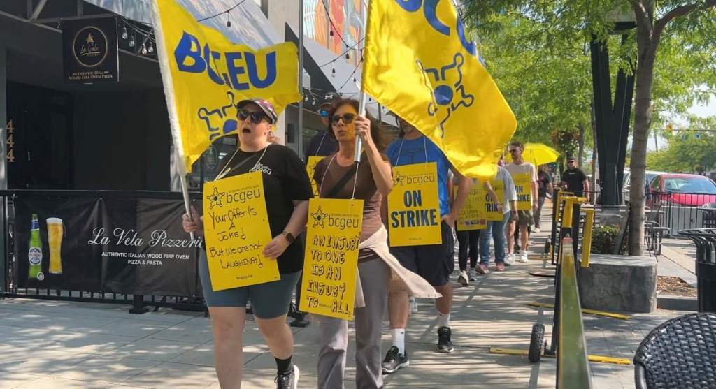 BCGEU visits Kelowna picket line as strike action escalates