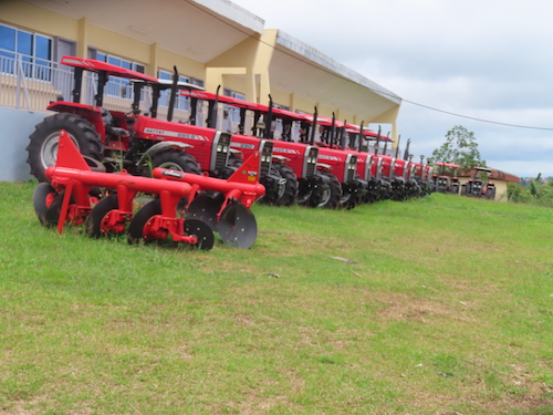 Louise Pierrette Mvono visite l’Ecole nationale de développement rural ...