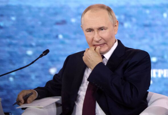 Vladimir Putin debuts 'new Tsarina' former Olympic gymnast with 30 year ...