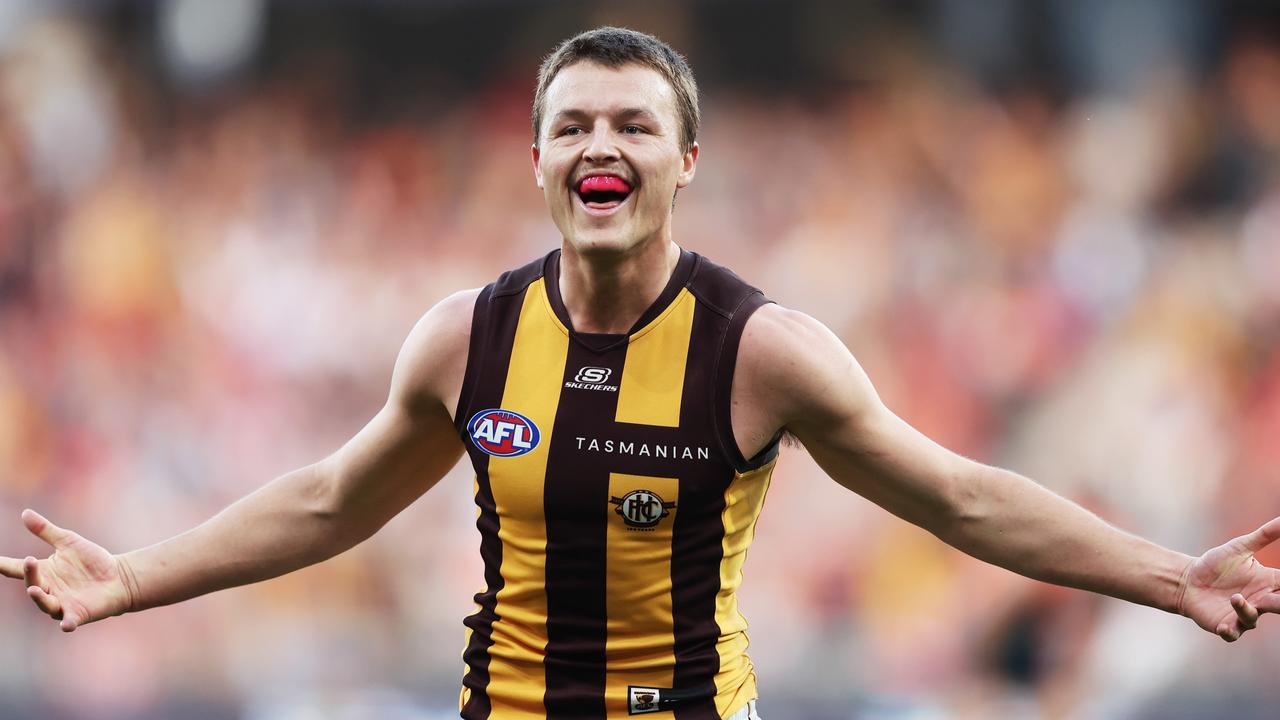 Hawks to ‘protect’ Ginnivan from airport barrage