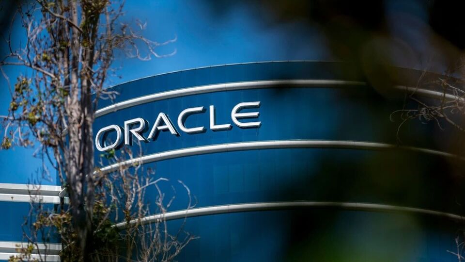 Oracle share price zooms 28% in extended trading after Q1 results. Do ...