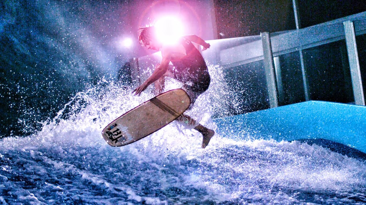 Indoor-Surfen auf der FlowRider-Anlage in 4K