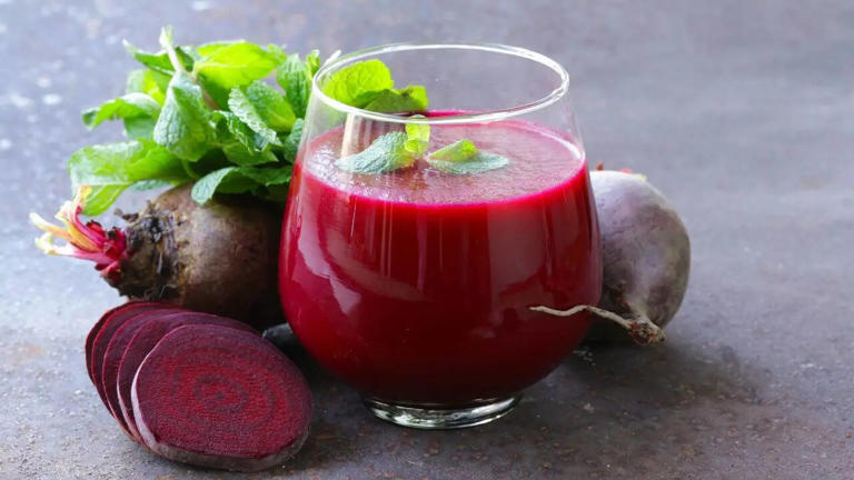 7 benefits of beet juice that explain how it lowers blood pressure and ...