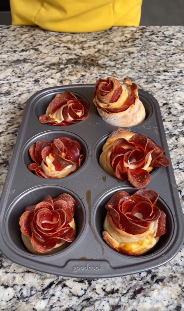 Flower-Shaped Pepperoni Pizza – A Delicious Idea I Learned in Italy