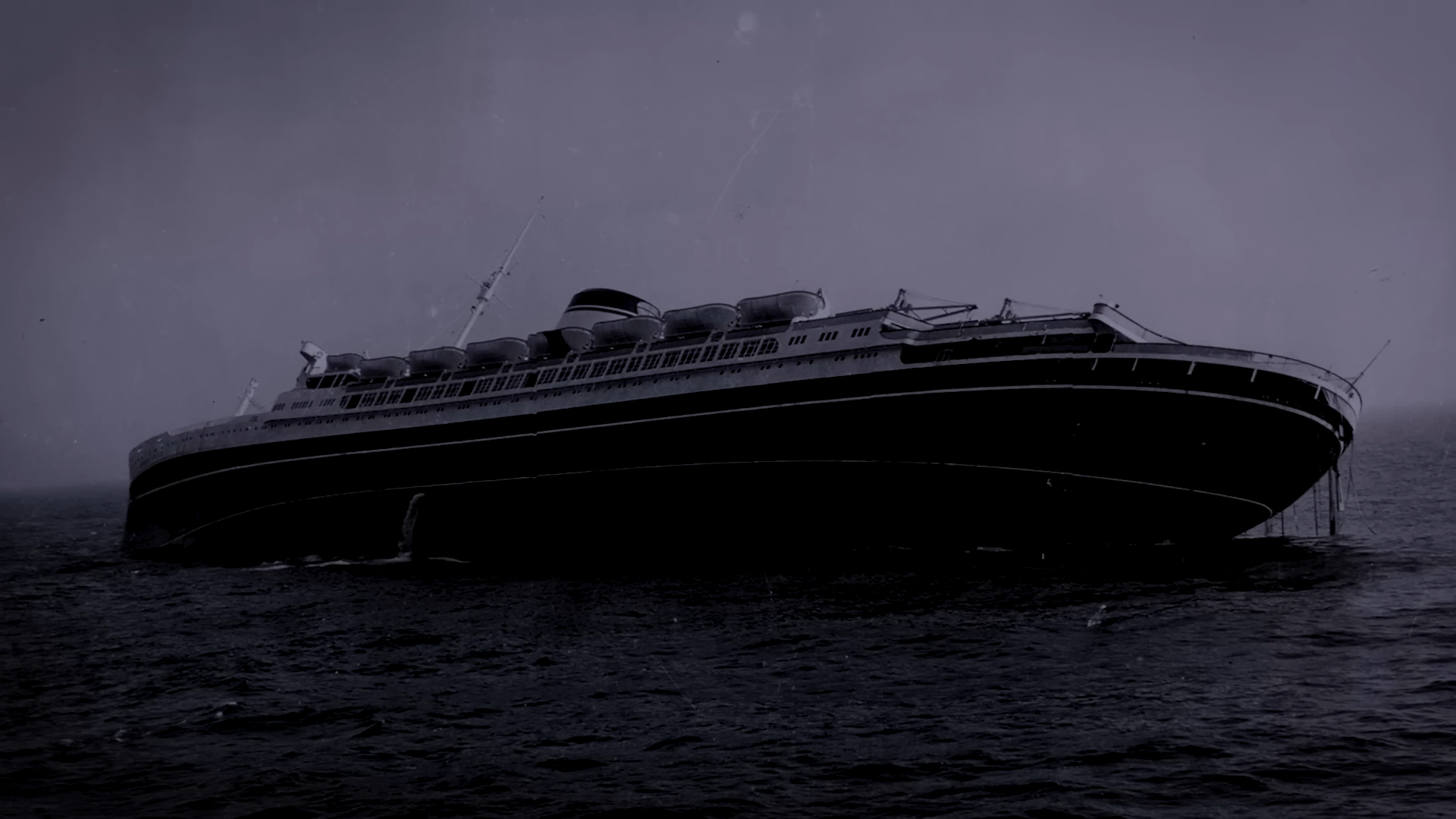 How a Luxury Ocean Liner Sank After a Midnight Collision at Sea