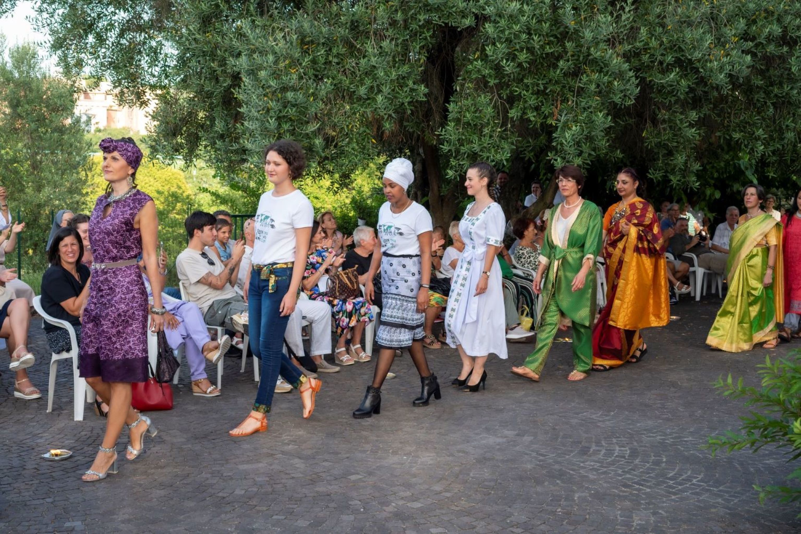 Una sfilata di moda per il Giubileo, 'fili di speranza'
