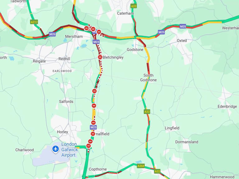 M23 latest LIVE: Gatwick travel warning as ‘serious police incident ...