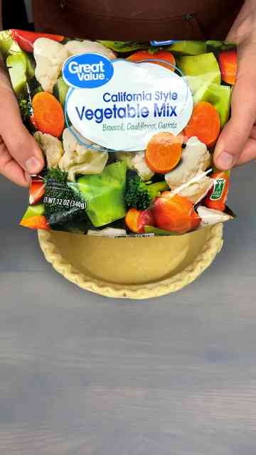 How to Make a Creamy Chicken Pot Pie