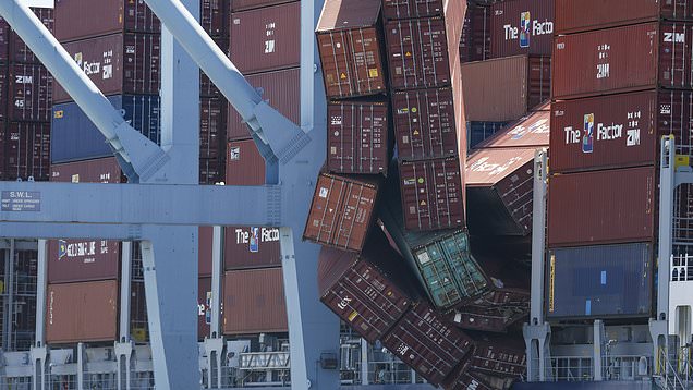 Chaos as shipping containers fall from ship