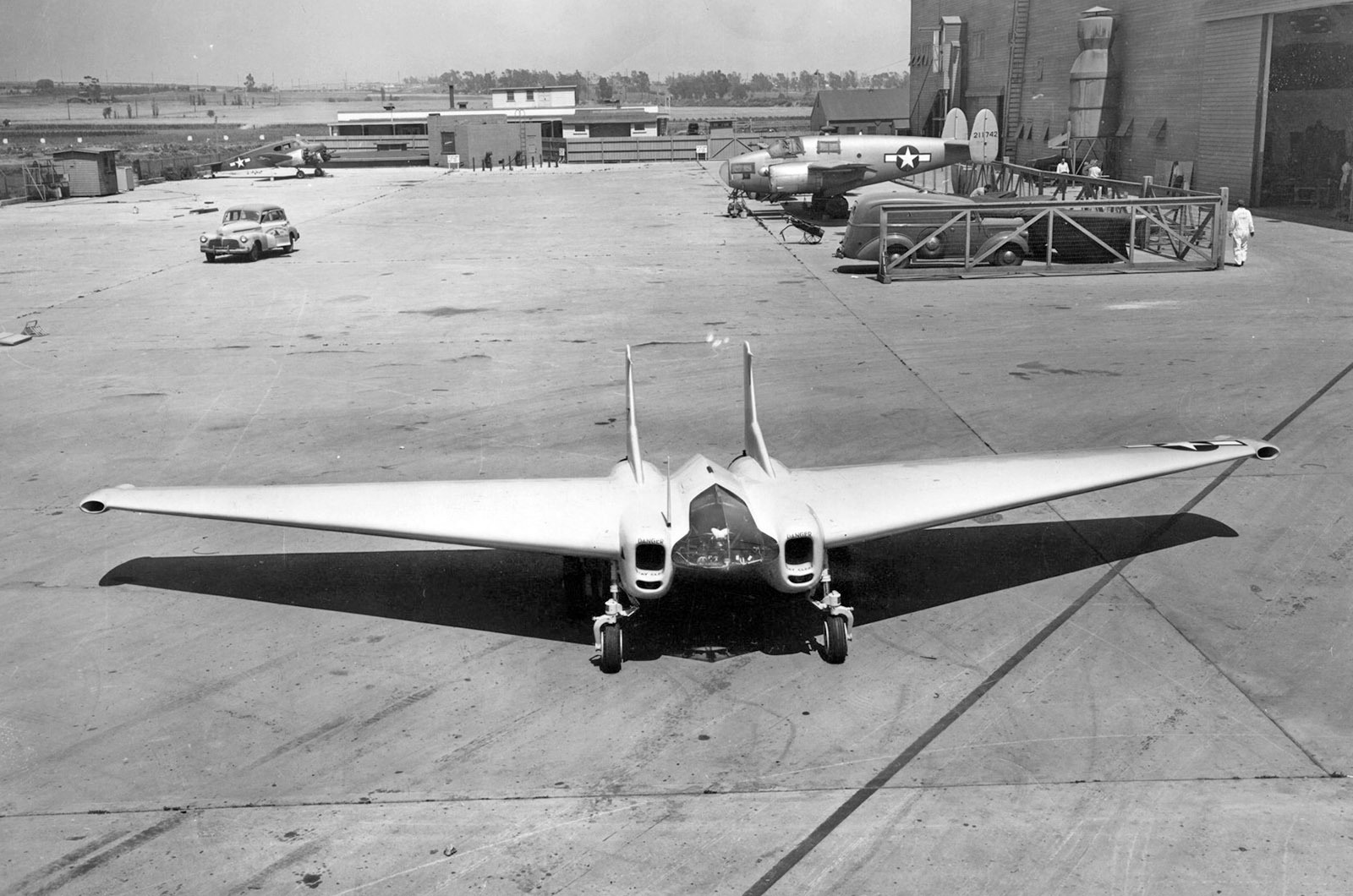 10 Planes that Crashed On Their First Flight