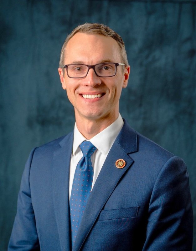 Victory for Democrat Walkinshaw in Virginia Adds One More Signature to ...