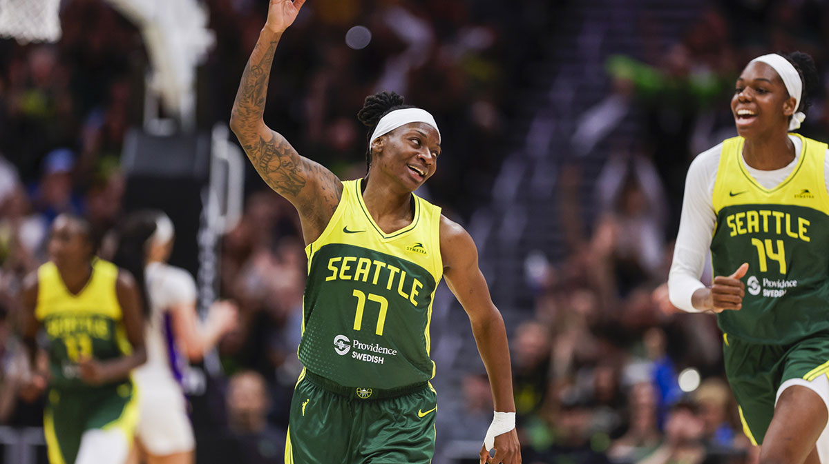 Storm clinch playoff spot with huge Erica Wheeler performance