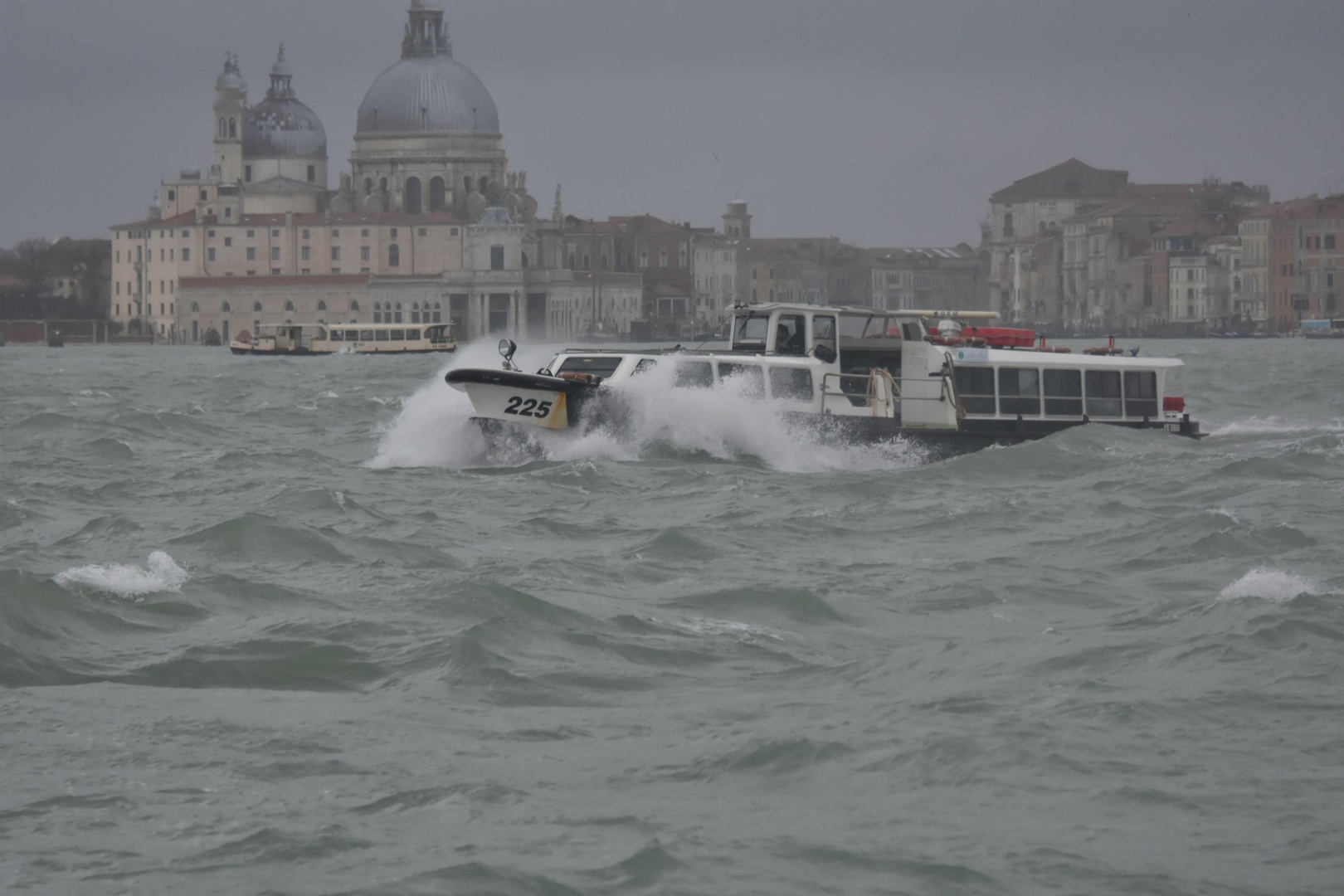 Alerta en cinco regiones de Italia por lluvias intensas y fuertes ...