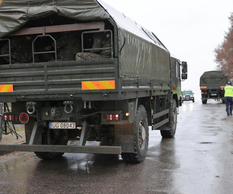 Rosyjskie drony nad Polską. Służby apelują do mieszkańców. Mówią o dezinformacji