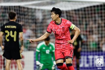 Korea blows chances for first victory over Mexico in 19 years with 2-2 draw