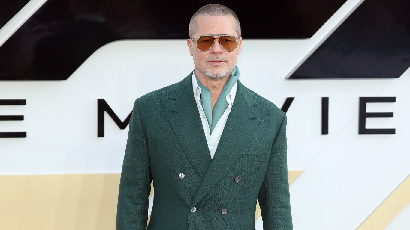 Des nouvelles de Anne, arnaquée par un faux Brad Pitt : « J’ai fait preuve de beaucoup de ...