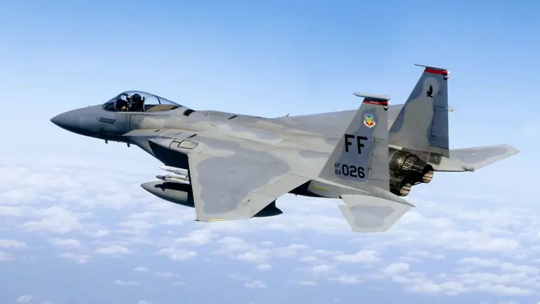 Este avión de combate vuelve a ser el terror del cielo: ha conseguido ...