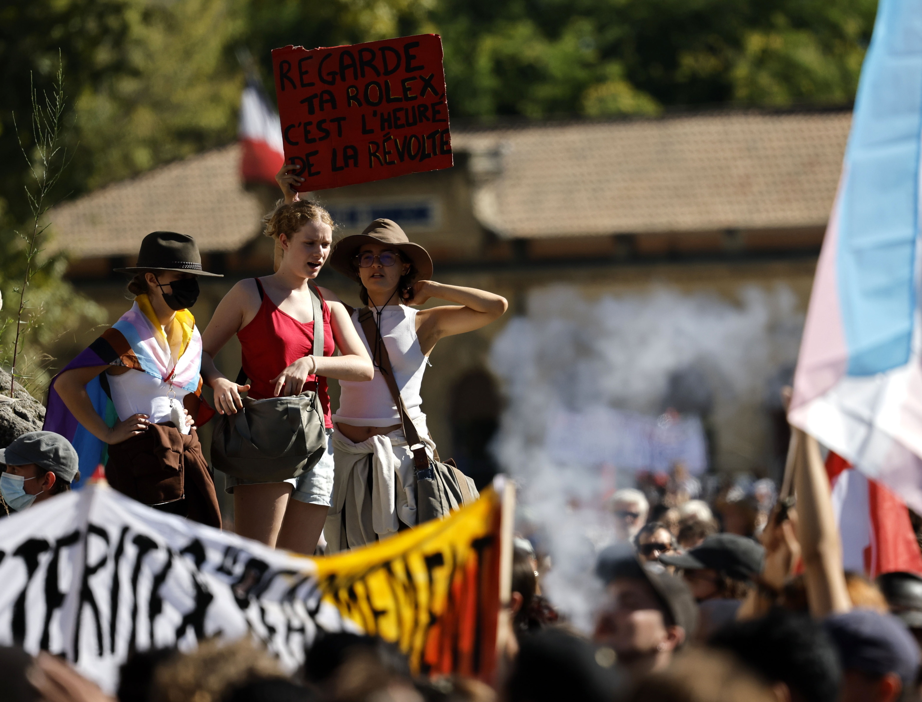 'Bloquons tout', circa 200 fermi in Francia
