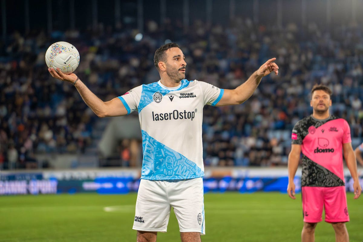 Adil Rami régale la Tuilière avec un penalty loufoque