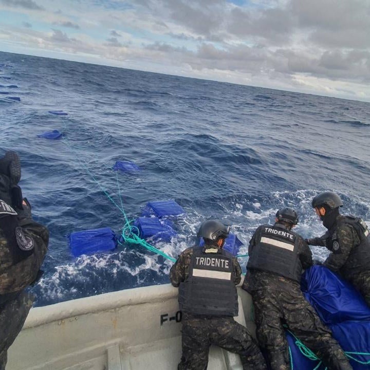1.4 tons of cocaine found floating in the middle of the Pacific Ocean