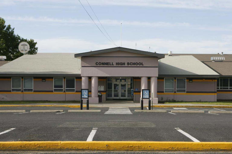 Assistant coach allegedly sent naked videos, photos to Connell student