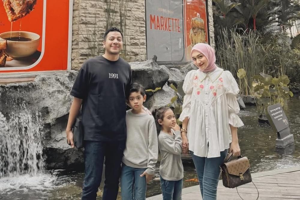 Hebat! 6 Artis Indonesia Ini Sudah Punya Tiga Anak di Usia 20-an