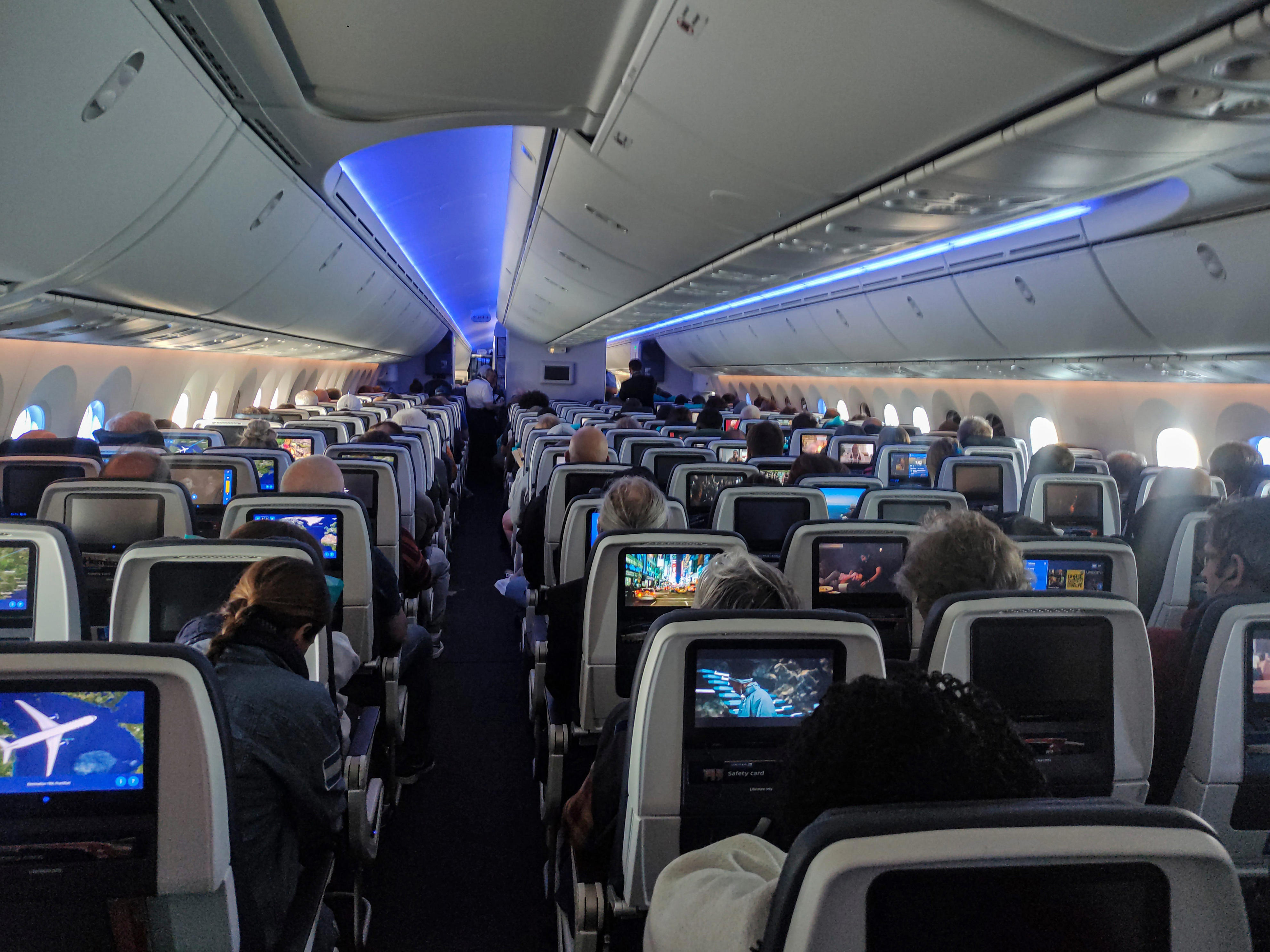 After a spate of power bank fires, the FAA says airlines need to be ...