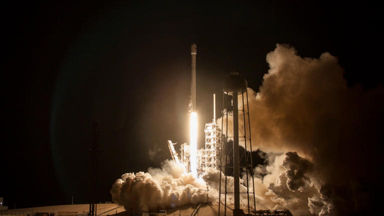 SpaceX strikes $17 billion deal pushing Musk into wireless race