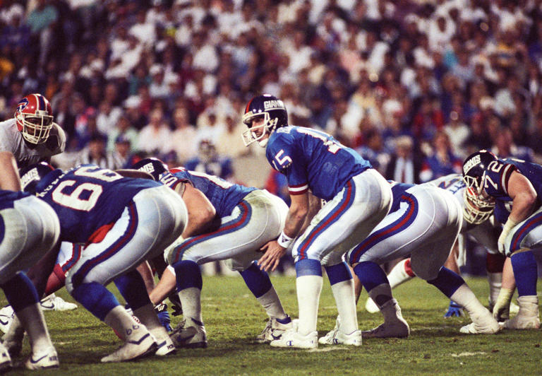 New York Giants' Jeff Hostetler won Super Bowl XXV with a torn ACL