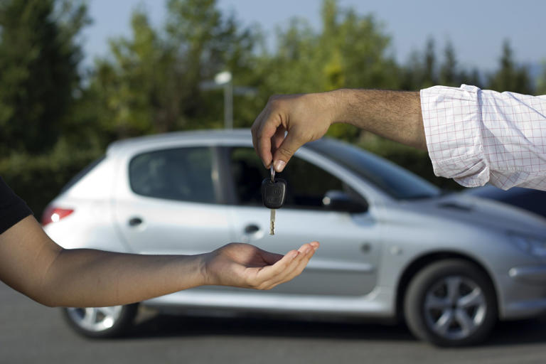 12 signs screaming walk away from that great used car deal