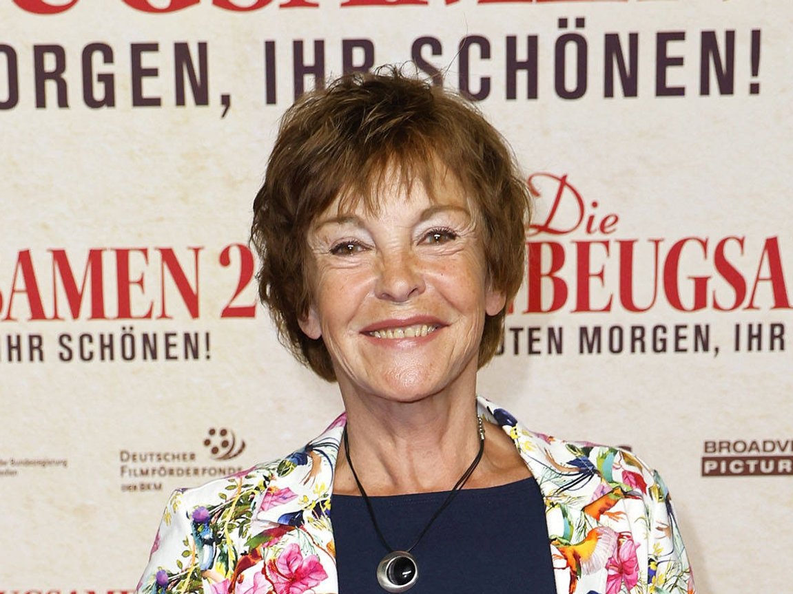 Actress Katrin Sass receives Golden Hen Award for Lifetime Achievement