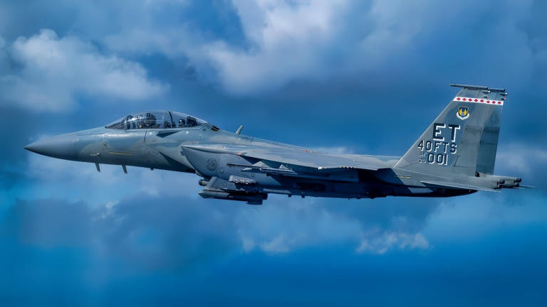 The US Air Force now flies planes older than the pilots in the cockpit ...