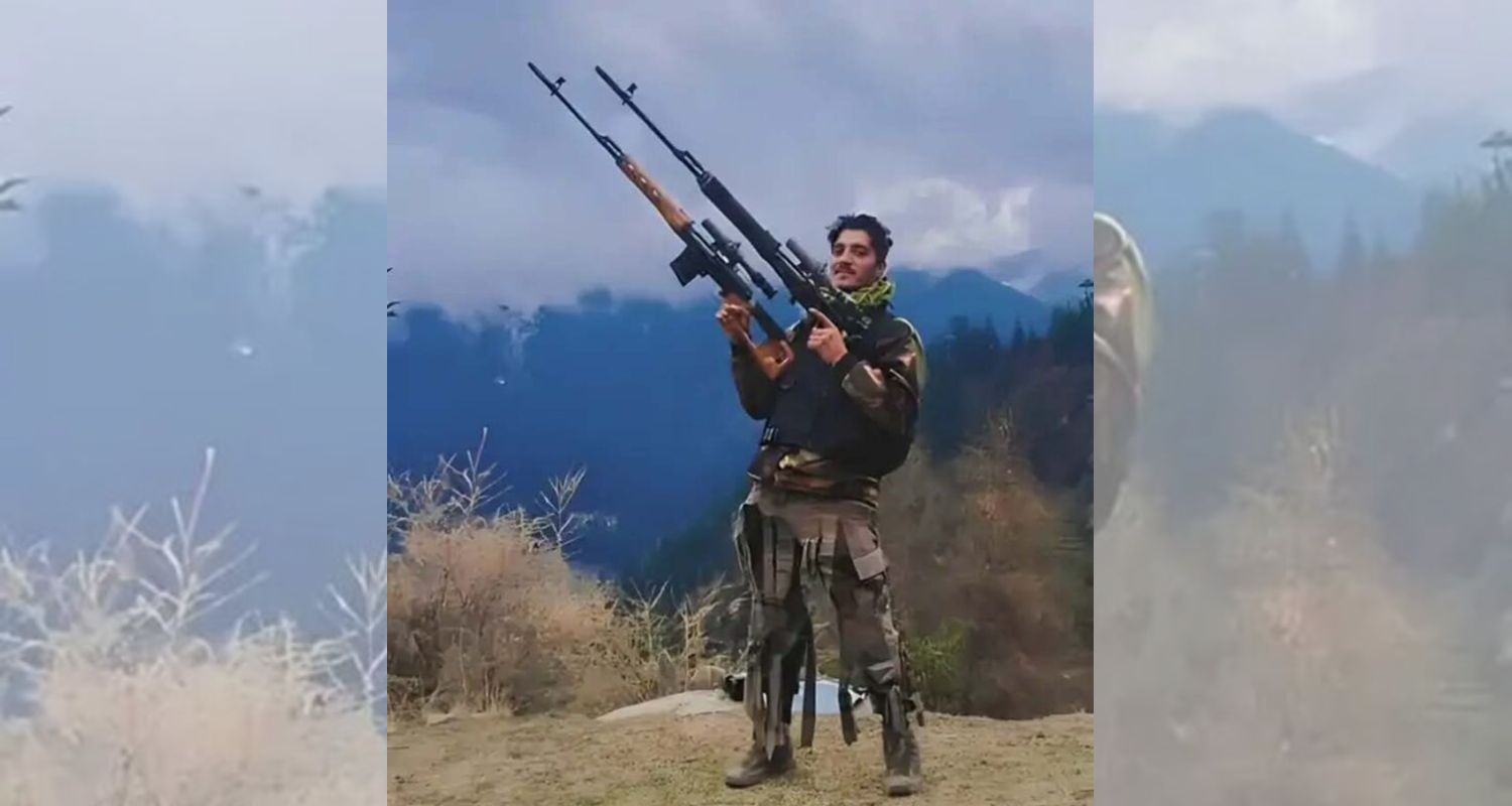 Lance Naik Narendra Singh Sindhu of Rohera village in Kaithal district was cremated with full ...