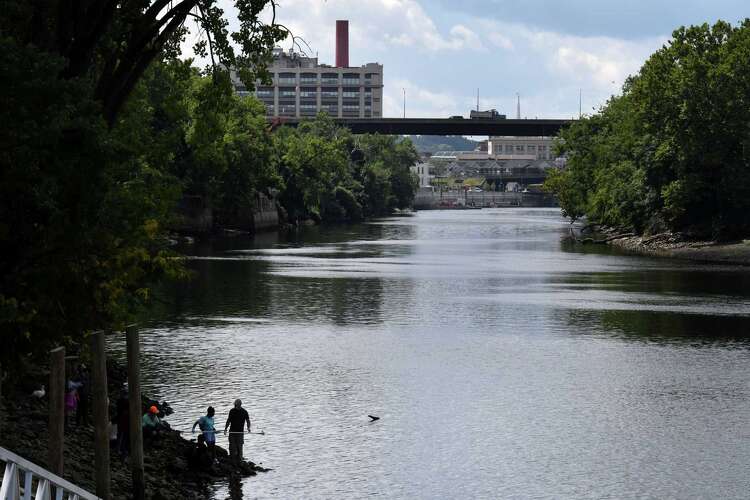 Schumer, Riverkeeper unveil portal to track Hudson River water quality