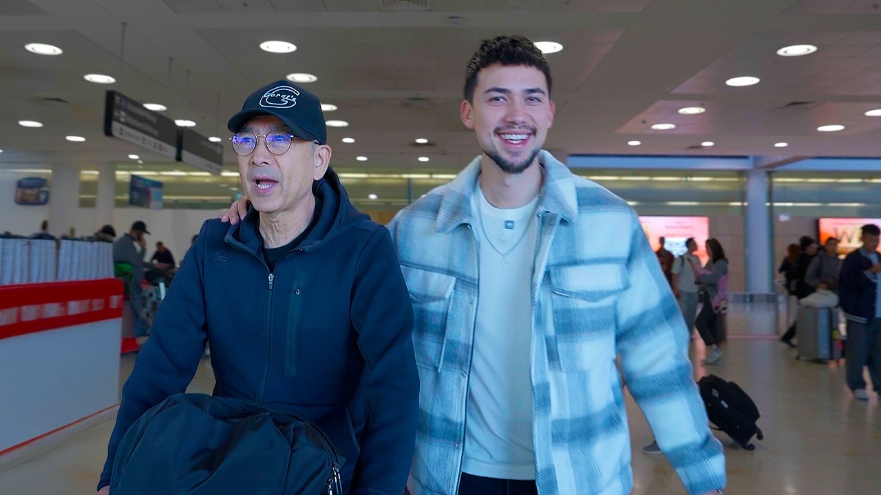 The Emotional Return of a Father to His Home in Australia