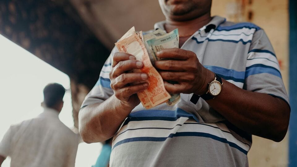 Delhi: Police officer, caught red-handed while taking bribe during ...