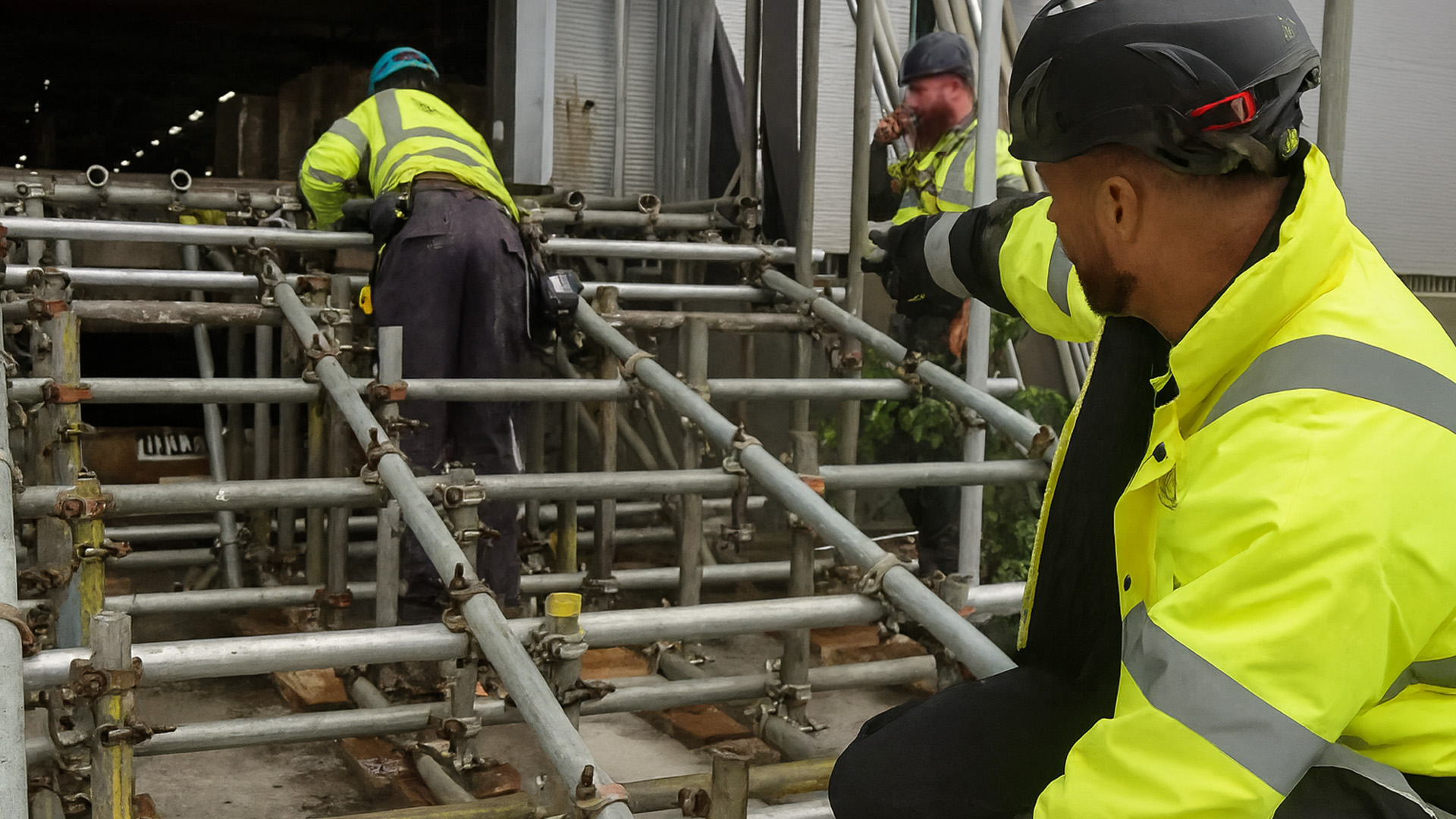 Completing a Structural Scaffold Ramp for Rig Access