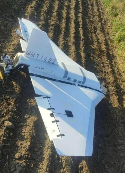 Πολωνία: Εικόνες από τα κατεστραμμένα ρωσικά drones και «συντρίμμια ...