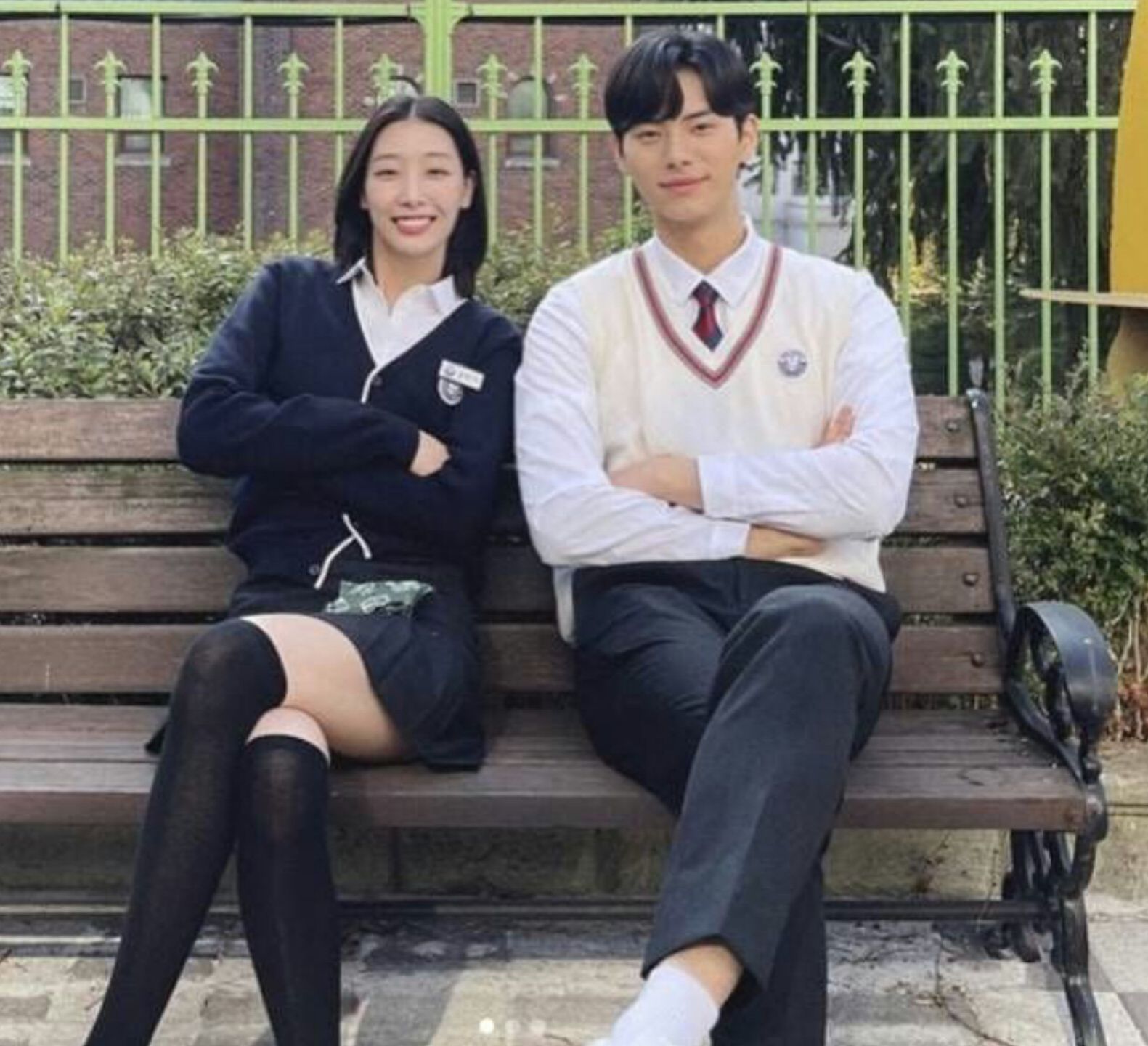 Lee Chae Min dan Ryu Da In Bikin Iri, Pamer Cincin Couple di Acara ...