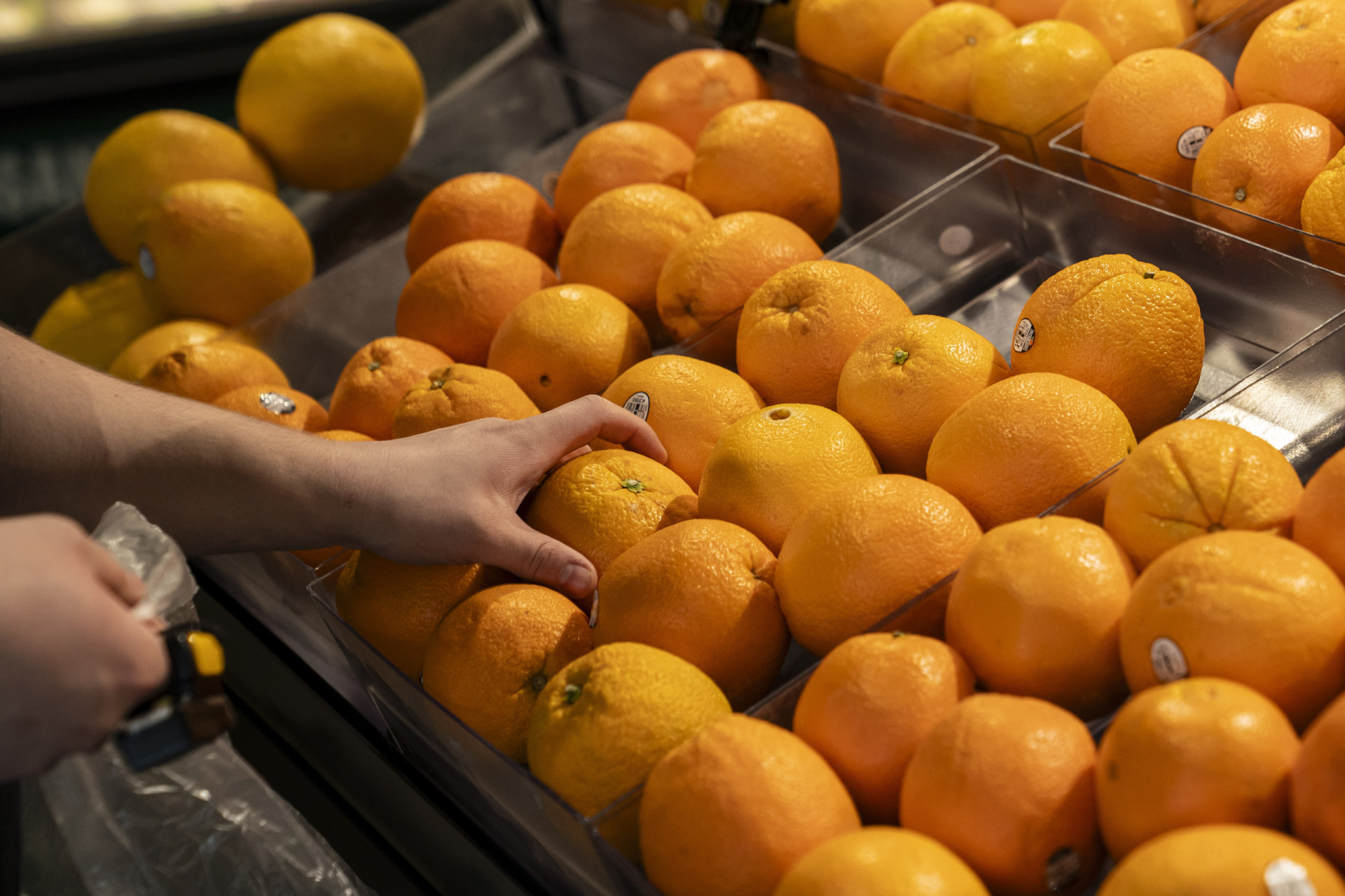 These foods help fight stress, anxiety, and depression