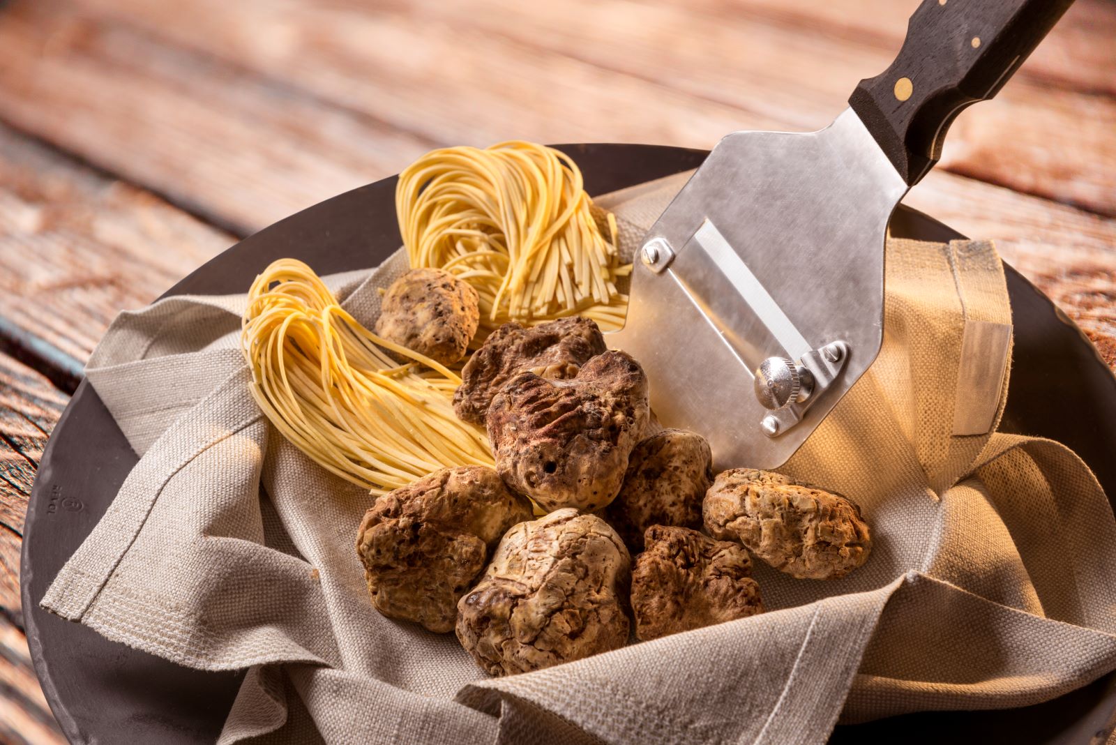 9 Ultra-Rare Dishes Reserved for the World's Wealthiest Eaters
