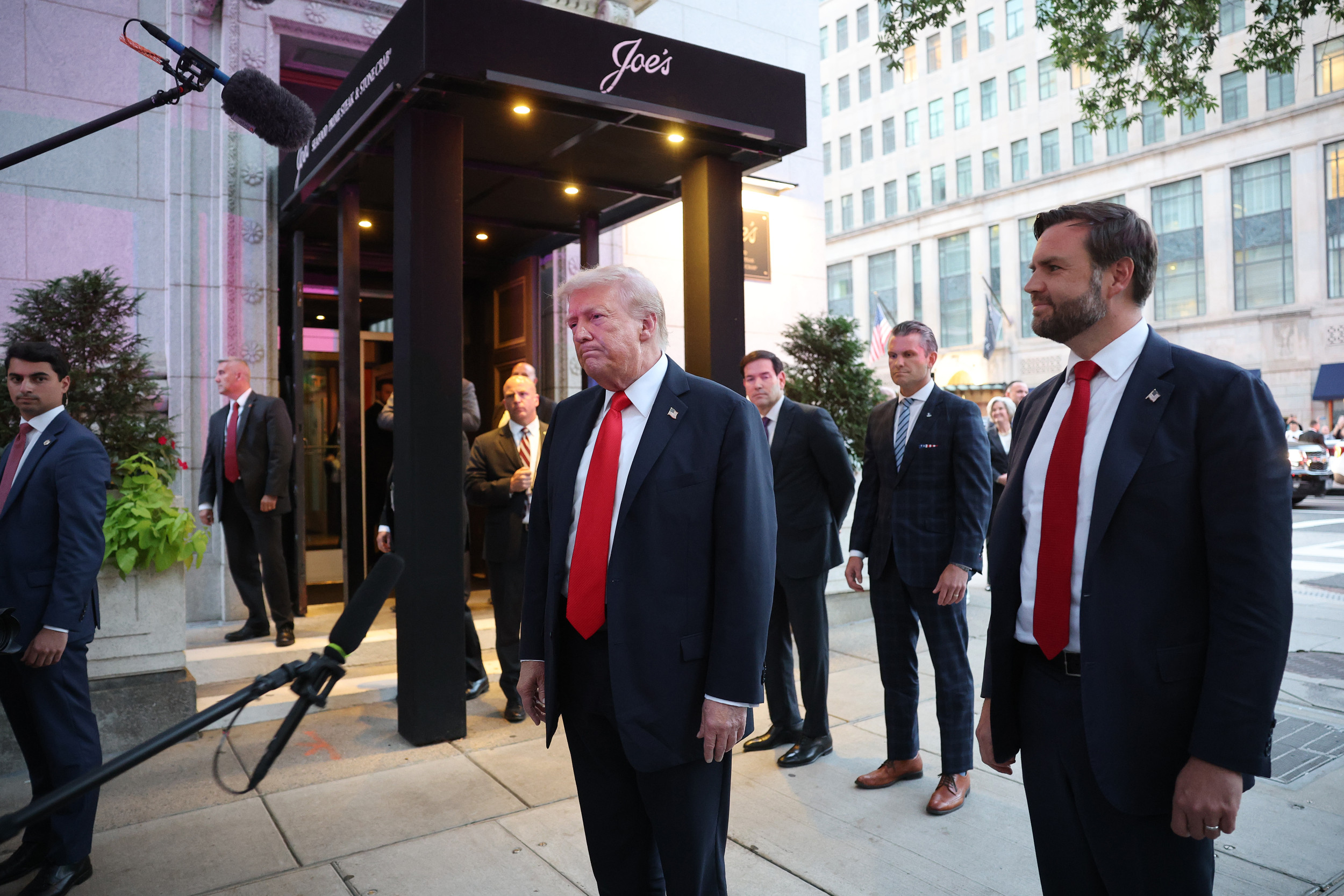 DC restaurant visited by Trump hit by flurry of negative reviews