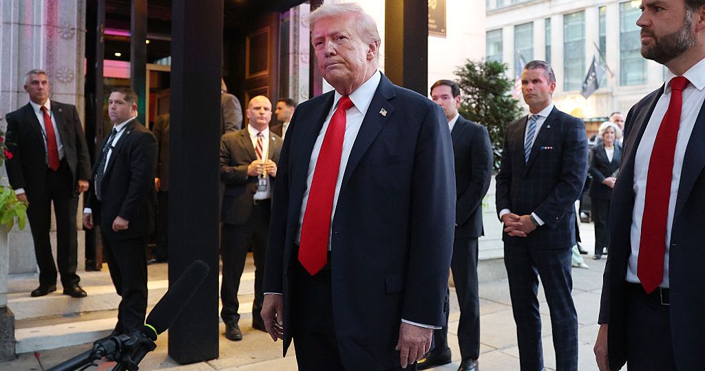 Donald Trump Is Reminded Why He Doesn’t Dine Out in D.C.