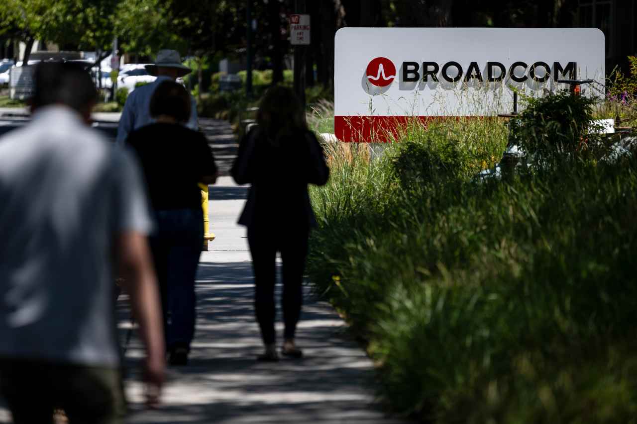 Broadcom CEO Pay Depends on AI Revenue Targets, Company Says. The Stock ...