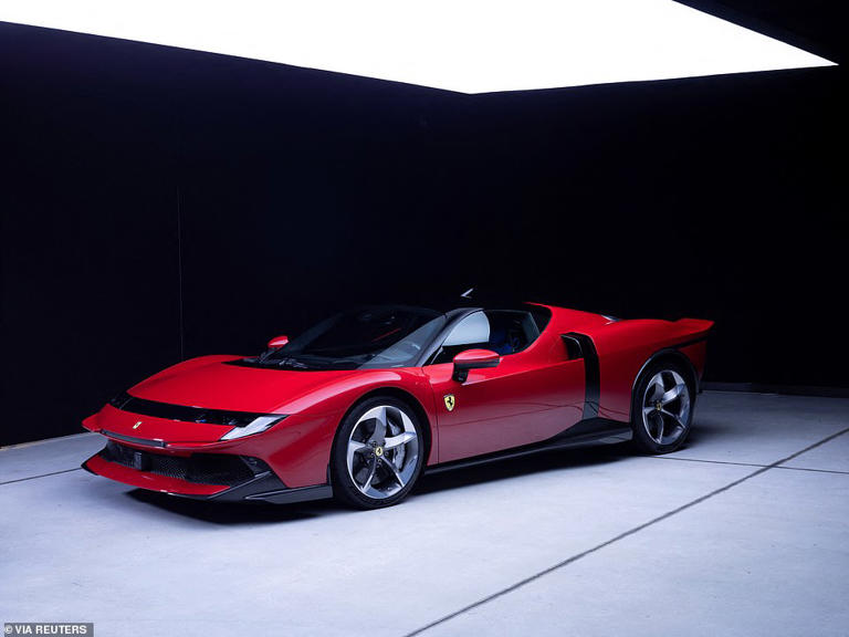 Eighties icon resurrected: Ferrari Testarossa returns