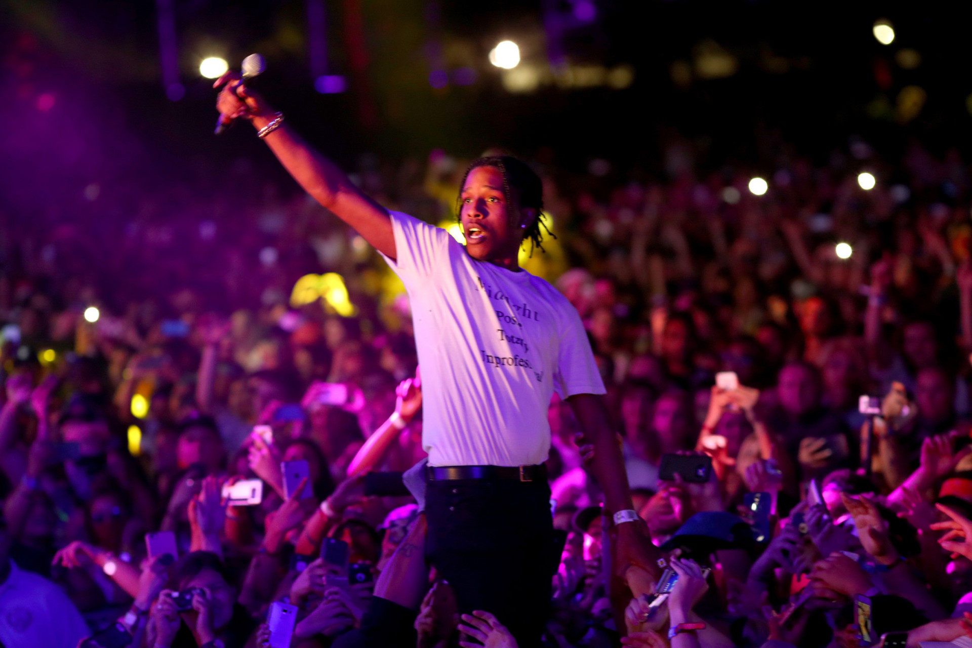 Musicians who have had conflicts with fans during concerts
