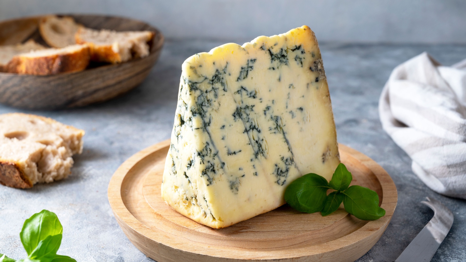 10 Iconic French Cheeses Every Food Lover Should Try