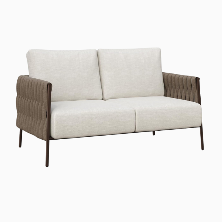 Set Up Your Backyard Into the Ideal Hosting Space to Have Cozy Bonfires